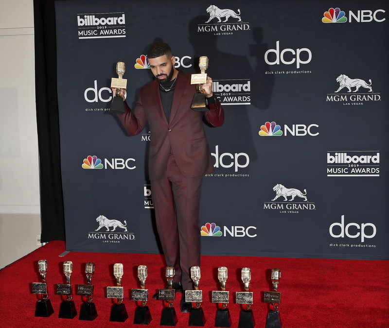 Photostory: Drake breaks record at Billboard Awards
