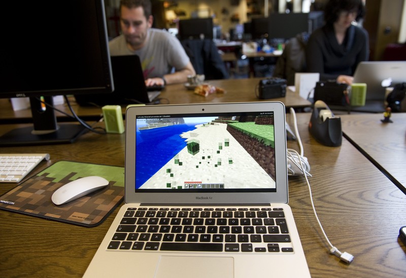 Microsoft, Nvidia team up for more realistic visuals on Minecraft game ...