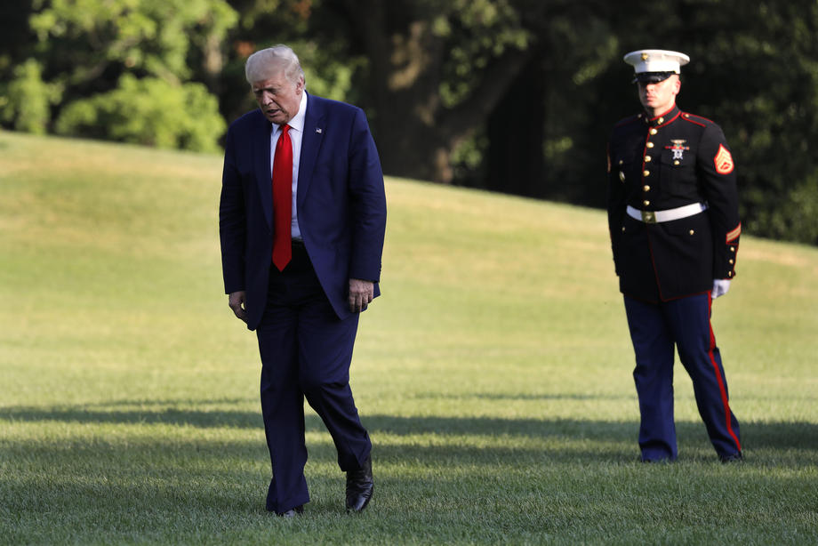 Opinion polls force Donald Trump to replace campaign manager