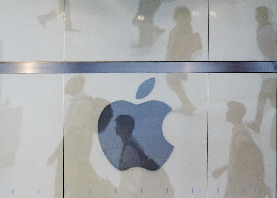 Apple cuts jobs across sales team