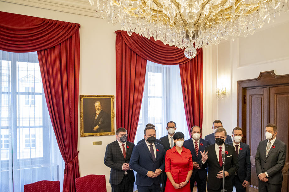 UPDATED – Five Czech parties sign deal to form government, oust Babis