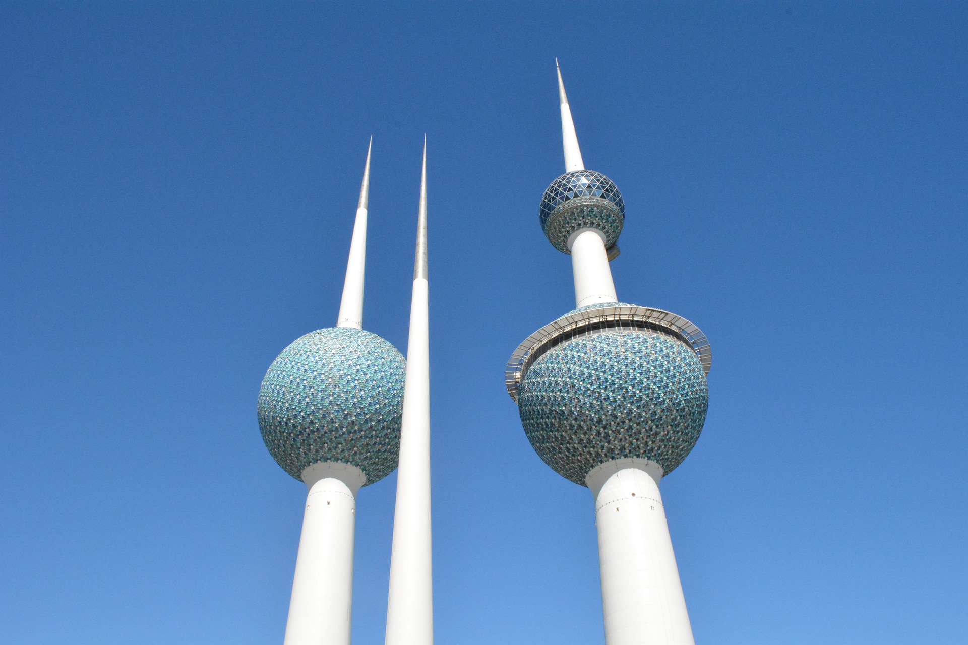 Kuwait Reports Missile Attacks as US Hits Iranian Sites
